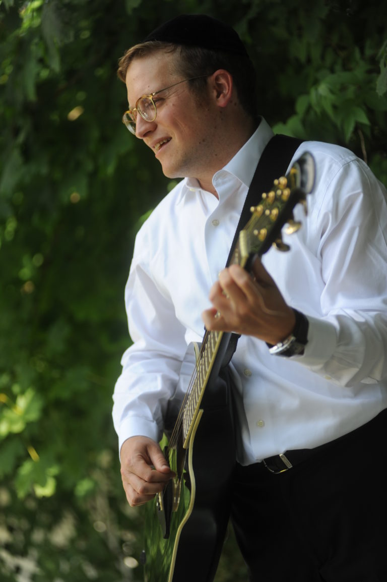 Baruch Levine - www.jyrics.com